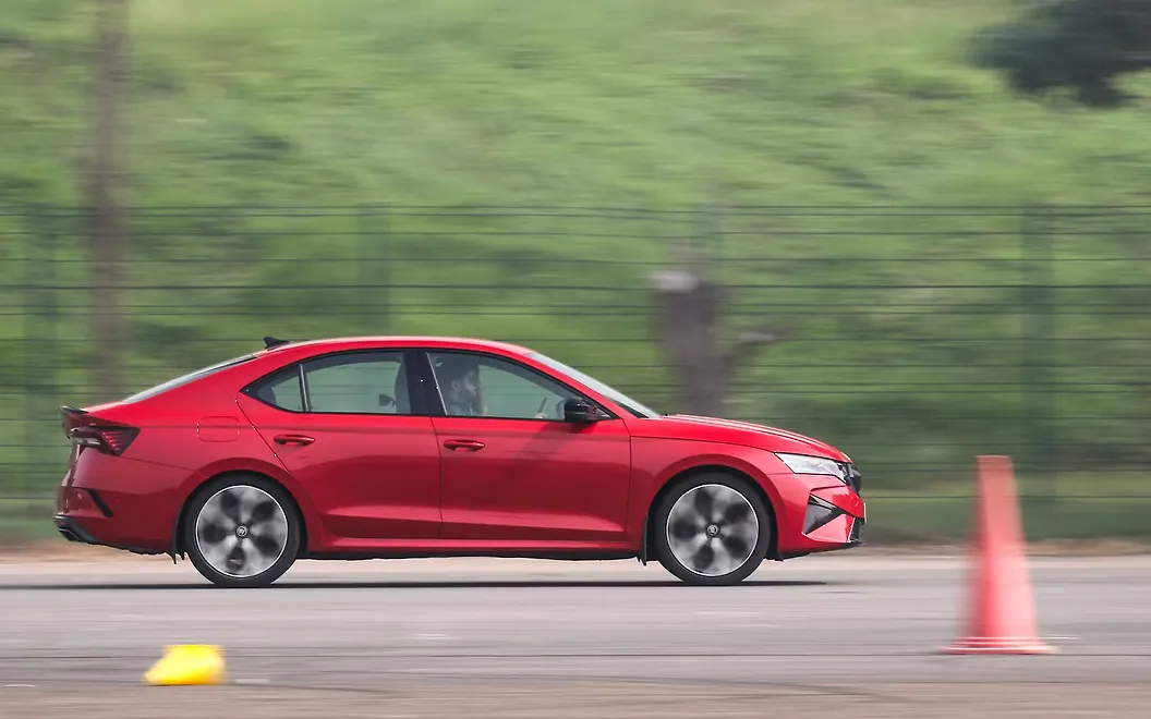 Skoda Octavia RS Images | Octavia RS Exterior, Road Test and Interior ...