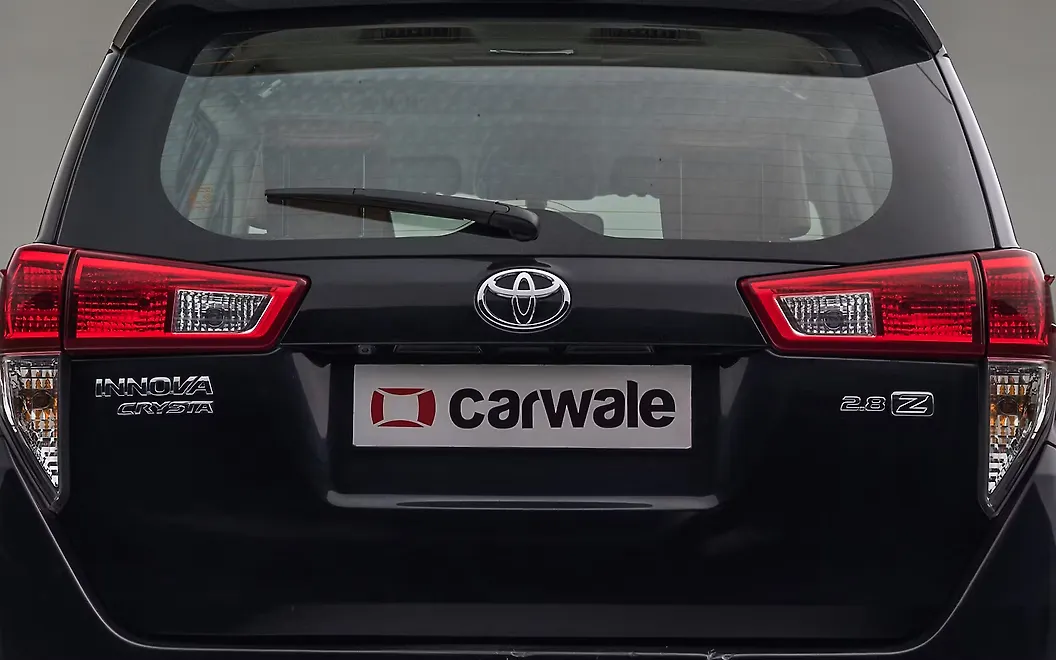 Discontinued Toyota Innova Crysta 2016 Images Discontinued Toyota Innova Crysta 2016 Images