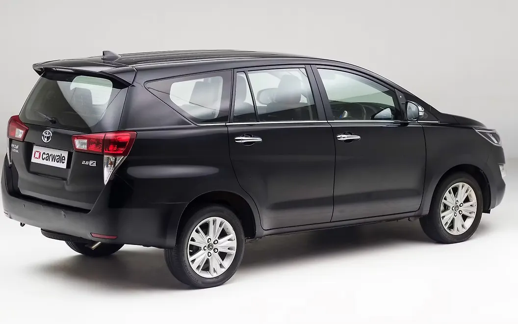 Discontinued Toyota Innova Crysta 2016 Images