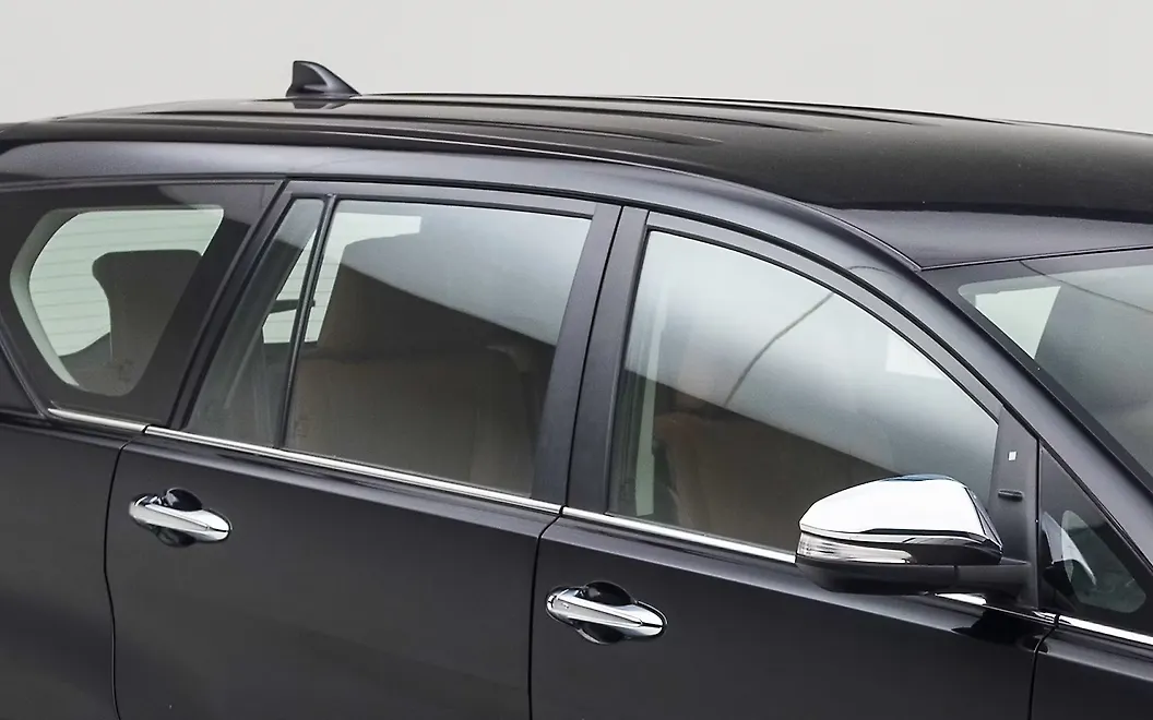 Toyota Innova Crysta [2016-2020] - Side View | Toyota Innova Crysta ...