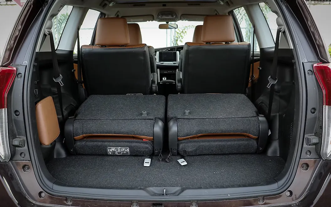 Toyota Innova Crysta [2016-2020] - Bootspace | Toyota Innova Crysta ...