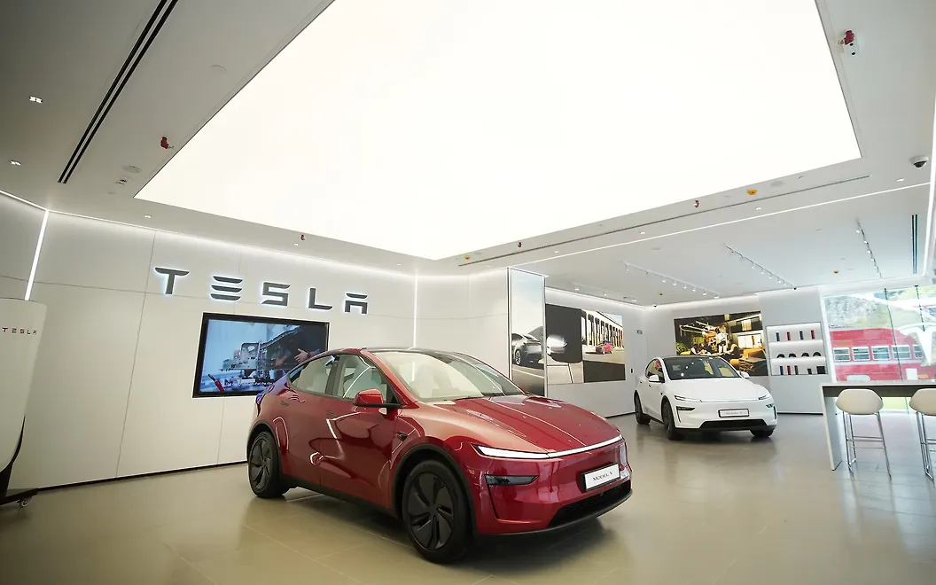 Tesla Model Y - Front Right View | Tesla Model Y Images