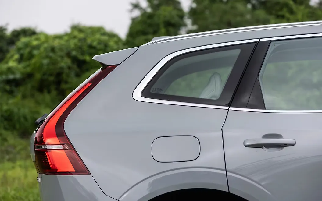 Volvo XC60 - Front Right View | Volvo XC60 Images