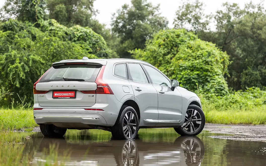 Volvo XC60 - Front Right View | Volvo XC60 Images