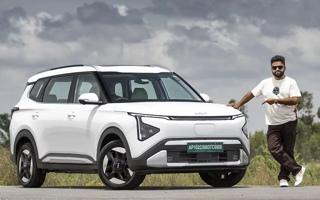 Kia Carens Clavis EV - Front Left View | Kia Carens Clavis EV Images