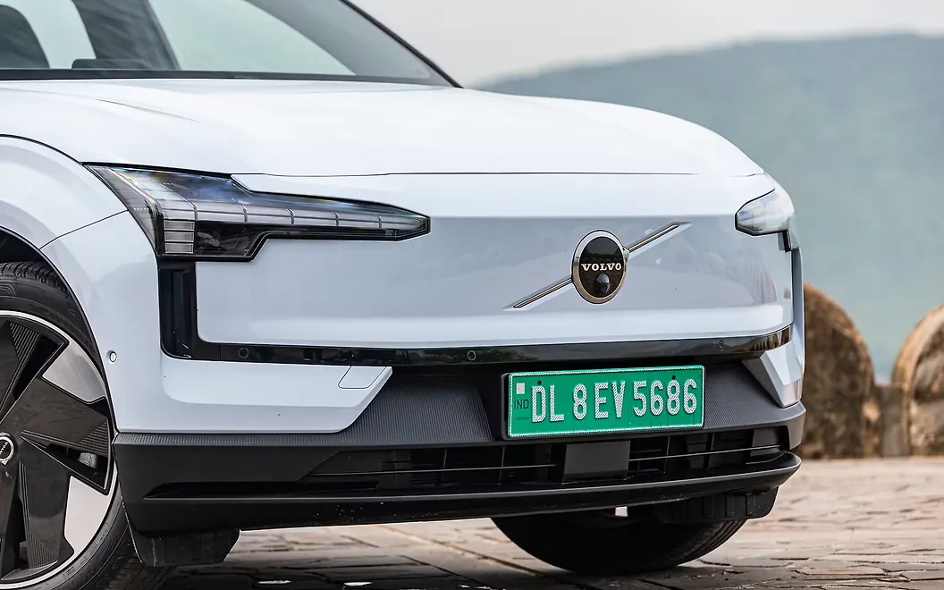 Volvo EX30 - Right Rear View | Volvo EX30 Images