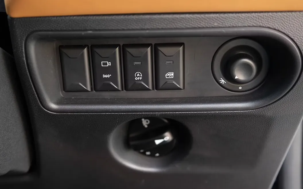 Citroen Basalt X - Cabin Light | Citroen Basalt X Images