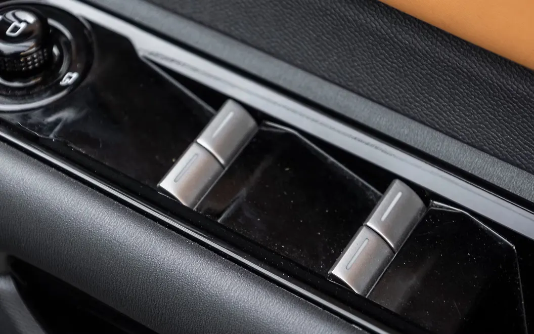 Citroen Basalt X - Driver Window Controls | Citroen Basalt X Images