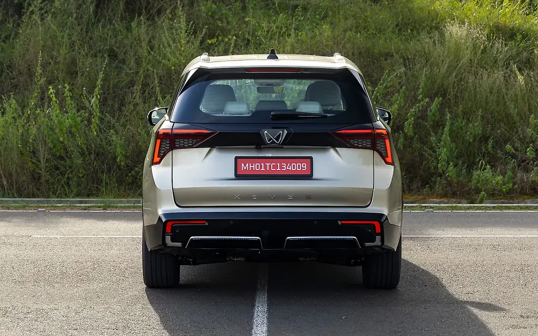 Compare Mahindra XEV 9S vs Mahindra XEV 9e