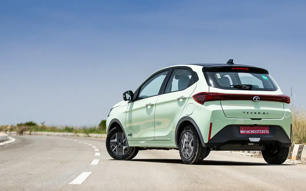 Compare Tata Tiago vs Tata Tiago EV vs VinFast VF 6