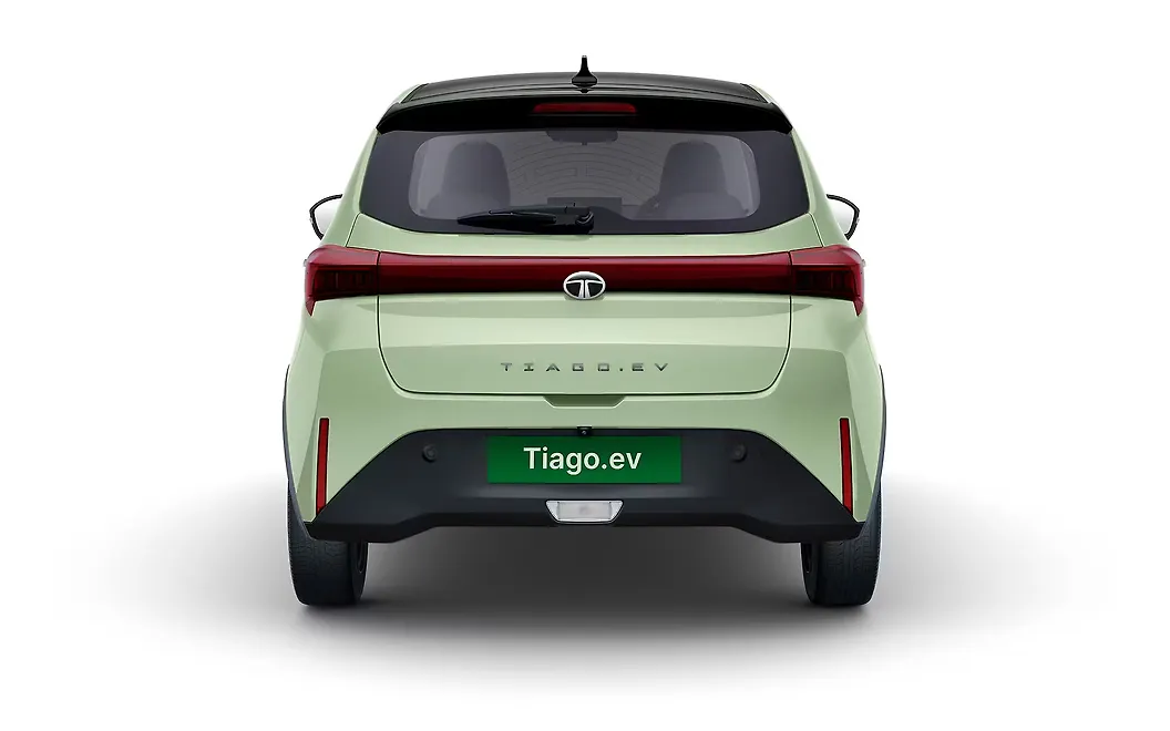 Compare Tata Tiago EV vs MG Windsor EV vs Tata Old Generation Tiago 2020