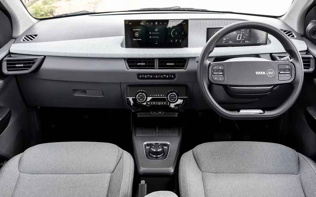 Compare Tata Tiago EV vs MG Windsor EV vs Tata Old Generation Tiago 2020