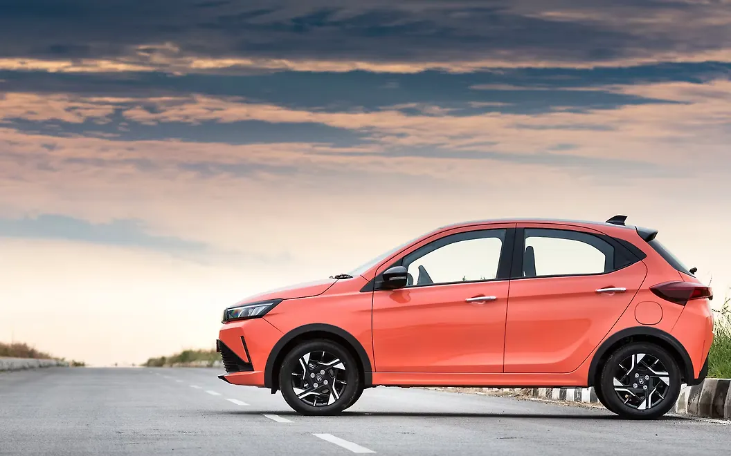 Compare Tata Tiago vs Tata Punch EV