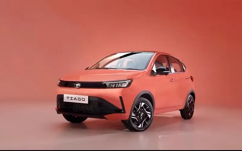 Compare Tata Tiago vs Tata Punch EV