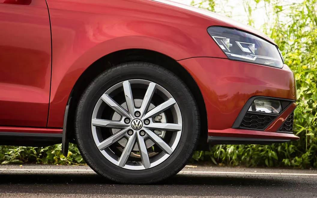 58 Volkswagen Vento Images | Vento Exterior, Road Test and Interior ...