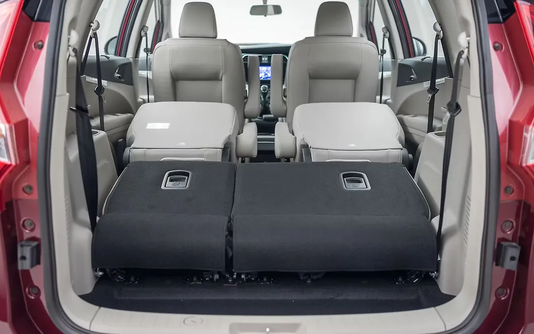 Mahindra Marazzo [2018-2020] - Back View | Mahindra Marazzo [2018-2020 ...