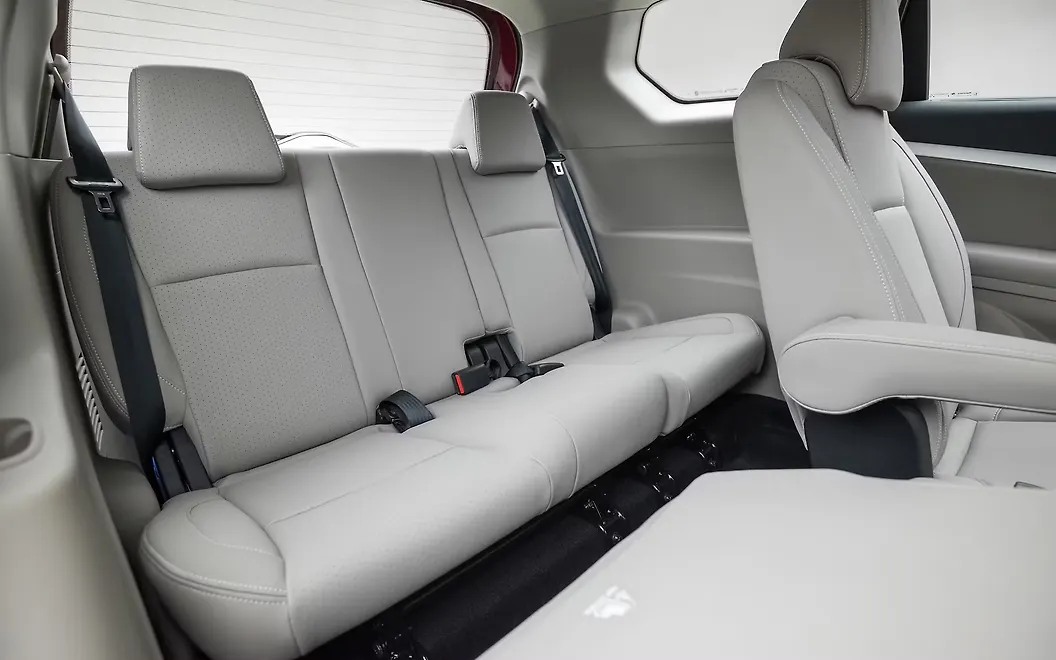 Mahindra Marazzo [2018-2020] - Back View | Mahindra Marazzo [2018-2020 ...