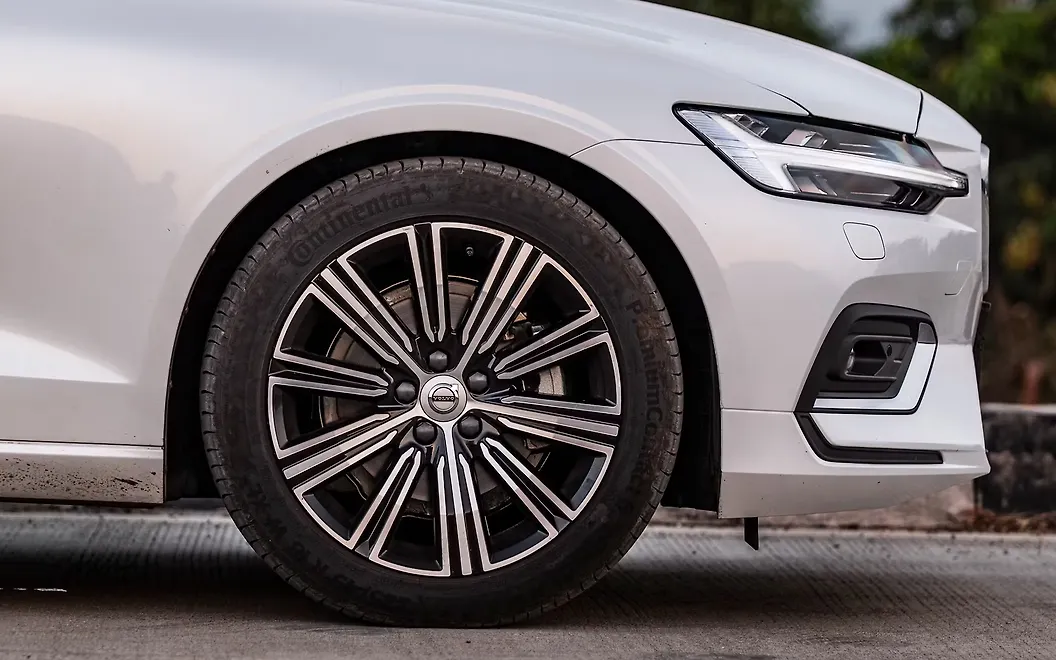 Volvo S60 - Front Grille | 64 Volvo S60 Images