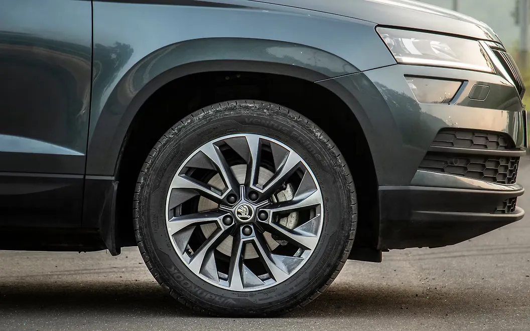 Skoda Karoq - Back View | 64 Skoda Karoq Images