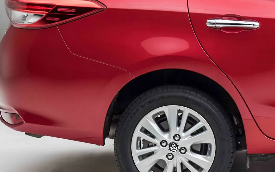 Toyota Yaris - Side Top | 51 Toyota Yaris Images