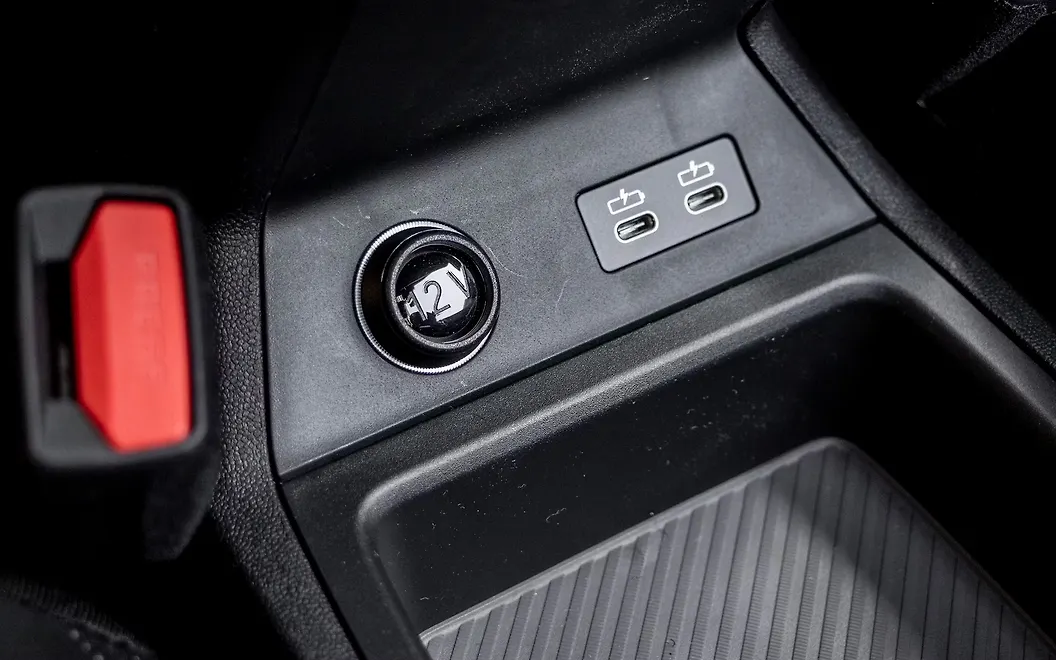 Mini Countryman - USB / Charging Port | Mini Countryman Images