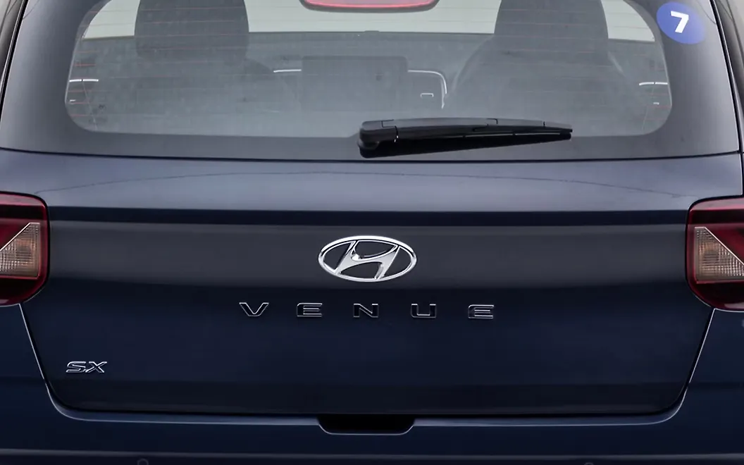 60 Hyundai Venue Images | Venue Exterior, Road Test and Interior Photo ...