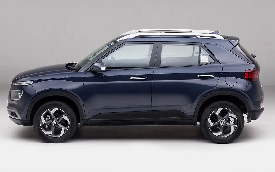 60 Hyundai Venue Images | Venue Exterior, Road Test and Interior Photo ...