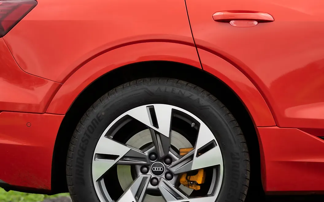 Audi e-tron - Right Rear View | Audi e-tron Images