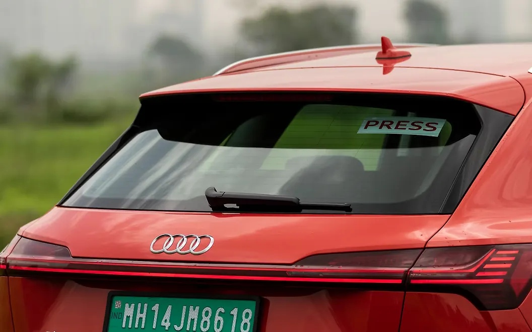 Audi e-tron - Front Grille | 96 Audi e-tron Images