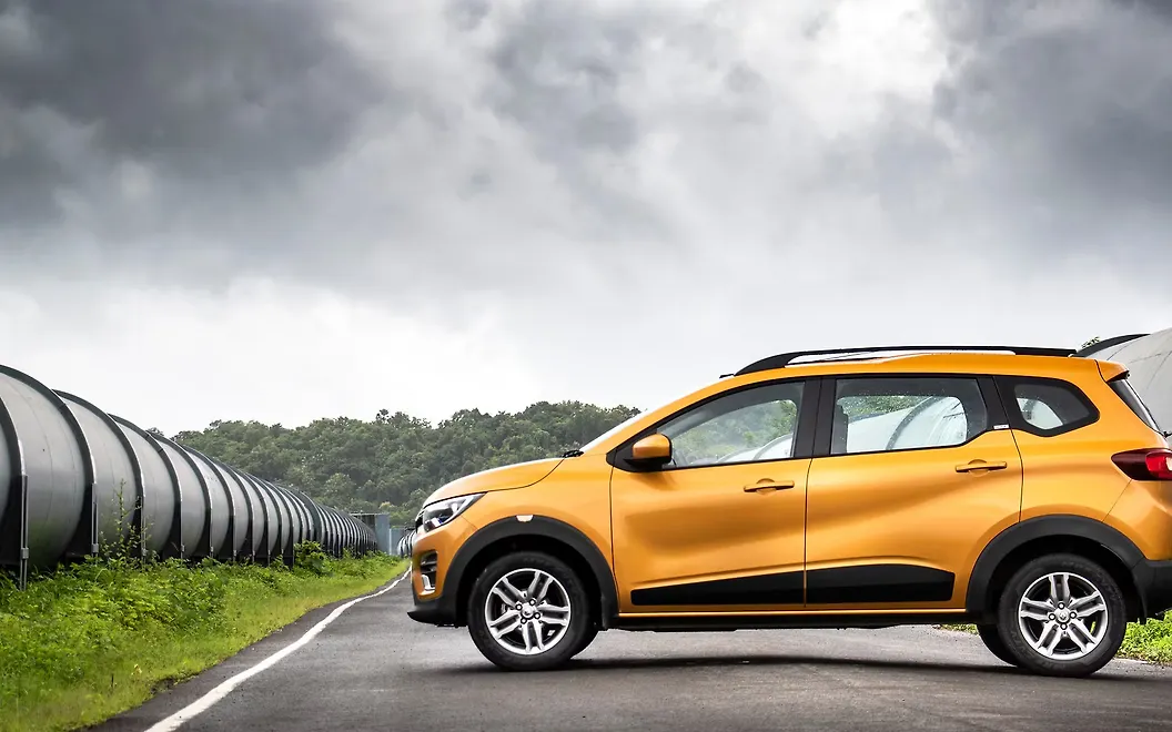 100 Renault Triber Images | Triber Exterior, Road Test and Interior ...