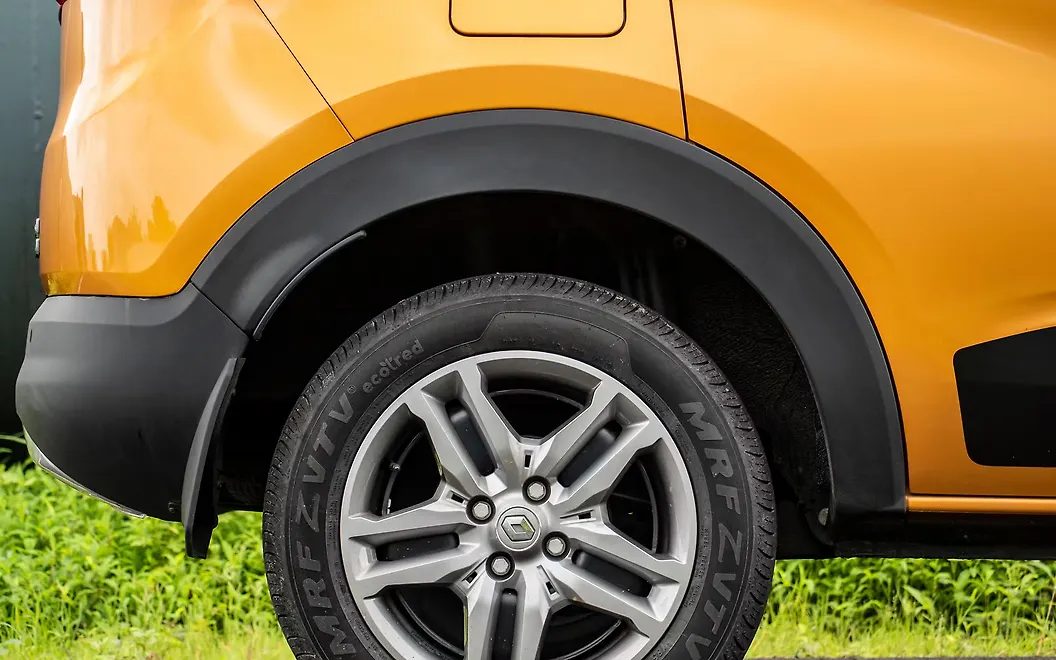 100 Renault Triber Images | Triber Exterior, Road Test and Interior ...