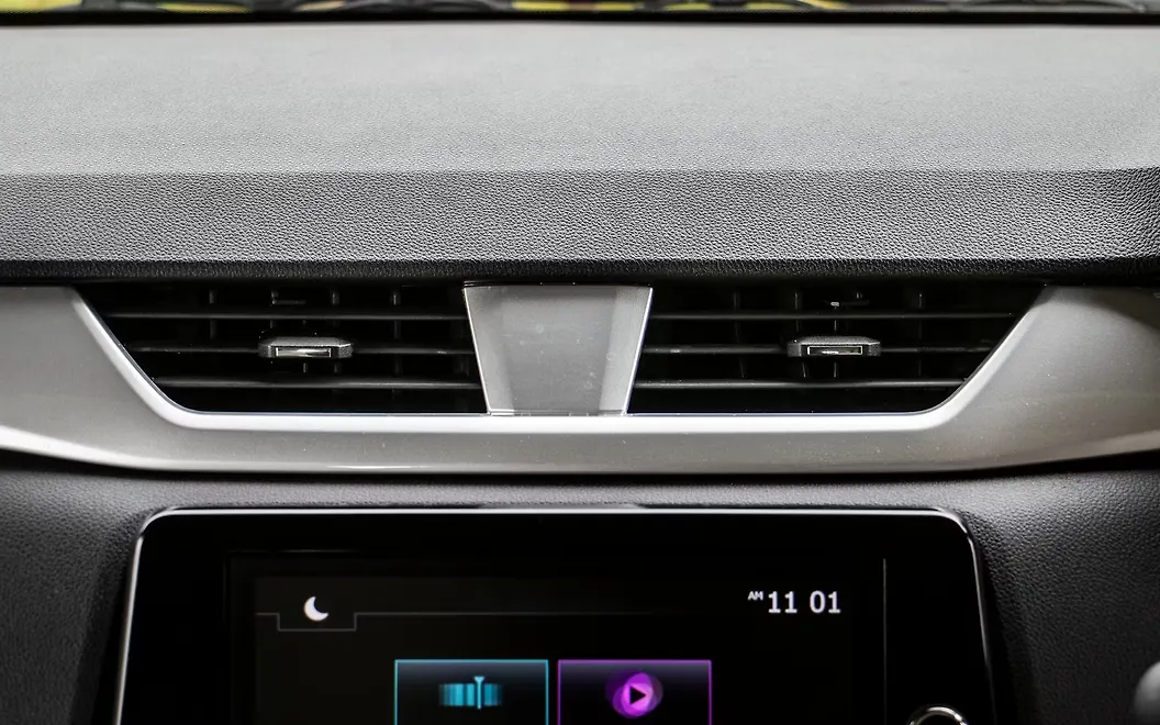 100 Renault Triber Images | Triber Exterior, Road Test and Interior ...