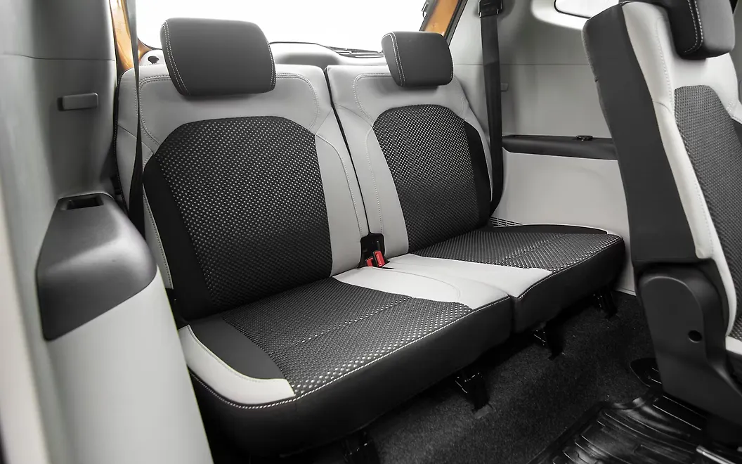 100 Renault Triber Images | Triber Exterior, Road Test and Interior ...