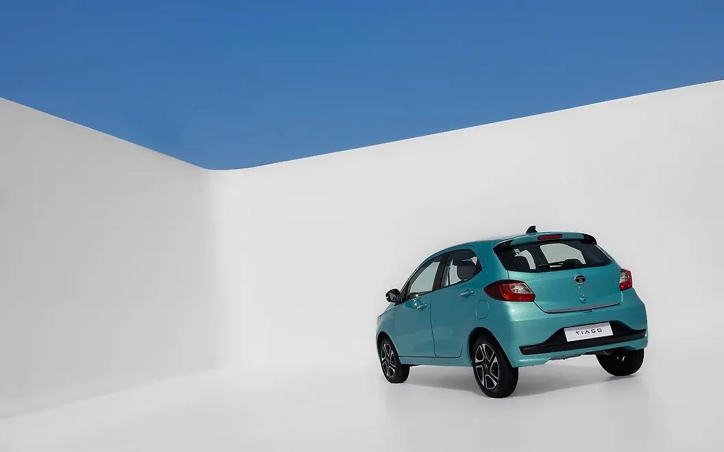 Compare Tata Punch vs Mahindra XUV 3XO vs Tata Tiago