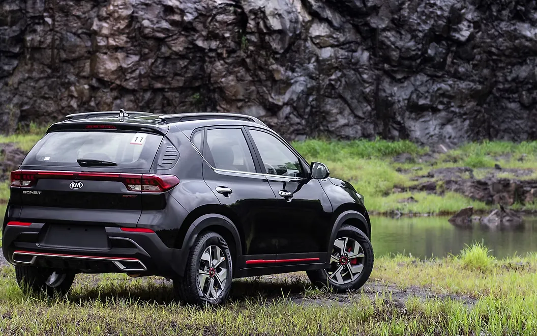 61 Kia Sonet Images | Sonet Exterior, Road Test and Interior Photo Gallery