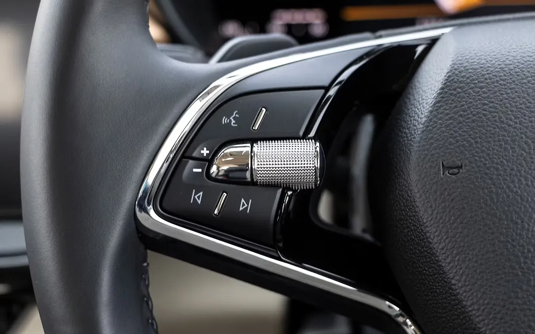 93 Skoda Slavia Images | Slavia Exterior, Road Test and Interior Photo ...