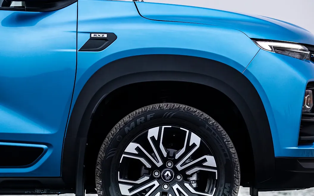 Renault Kiger [2021-2022] Images | Kiger [2021-2022] Exterior, Road ...