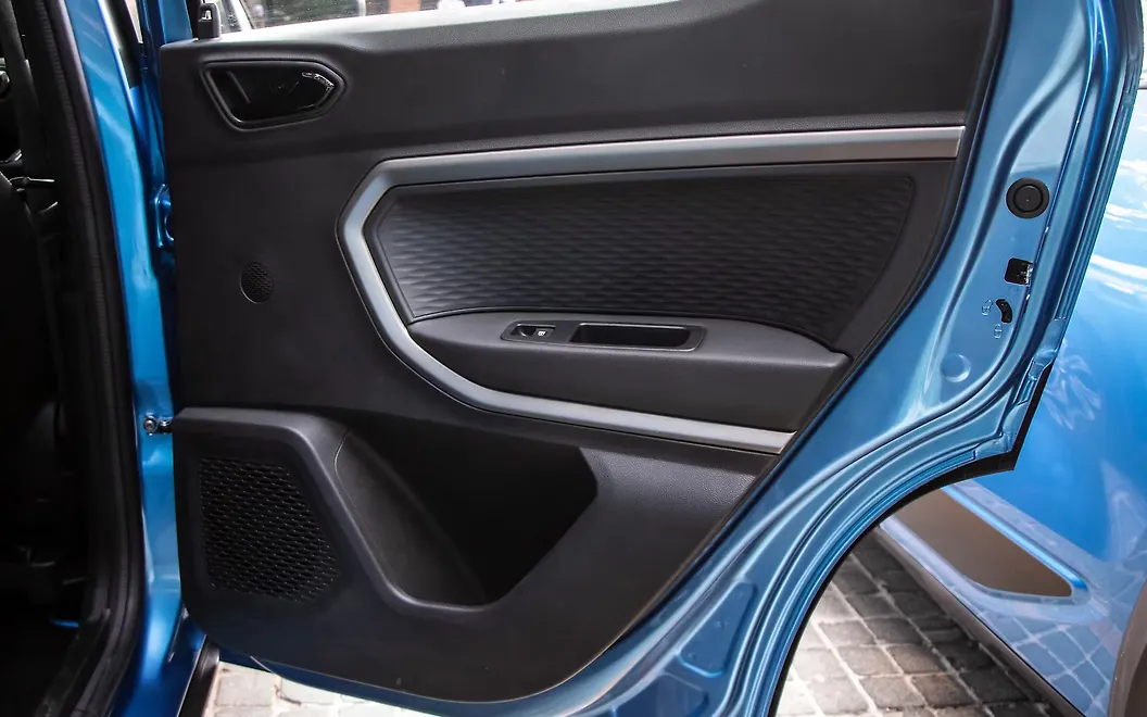 65 Renault Kiger Images | Kiger Exterior, Road Test and Interior Photo ...