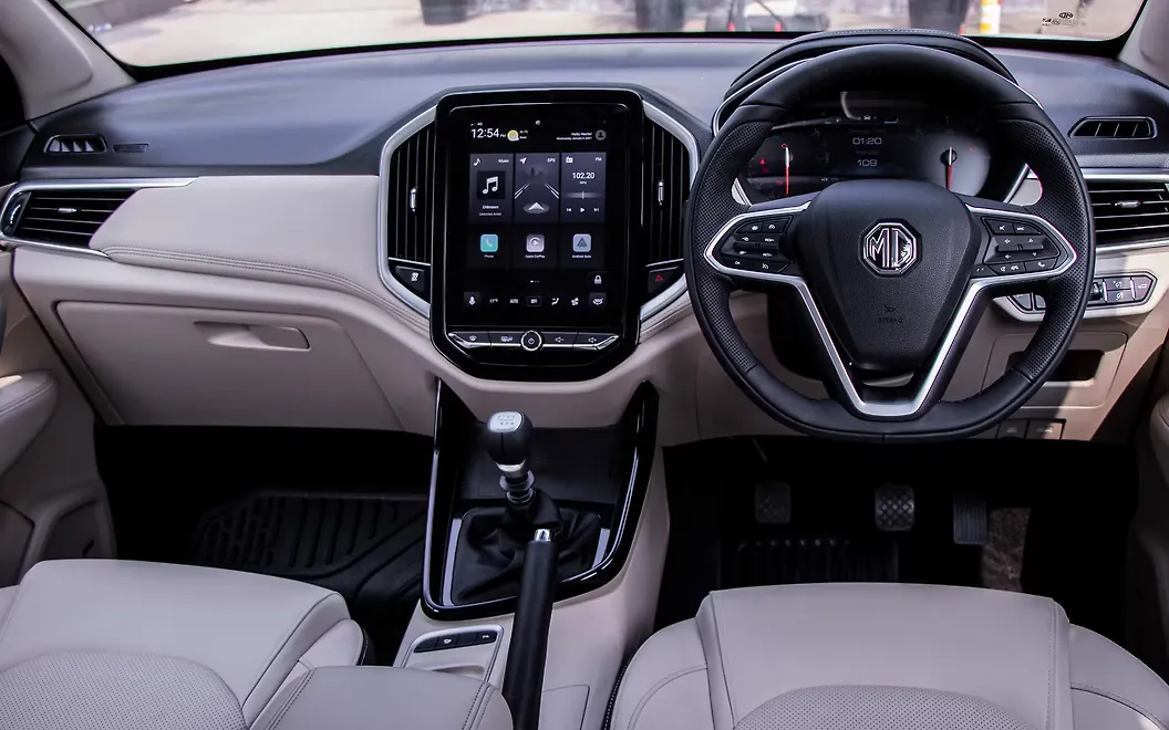 33 MG Hector Interior Images: Hector Interior Photo Gallery