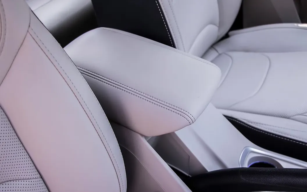 33 MG Hector Interior Images: Hector Interior Photo Gallery