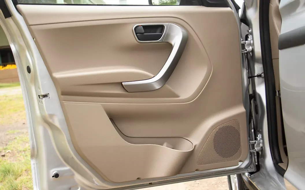 89 Mahindra Bolero Neo Images | Bolero Neo Exterior, Road Test and ...