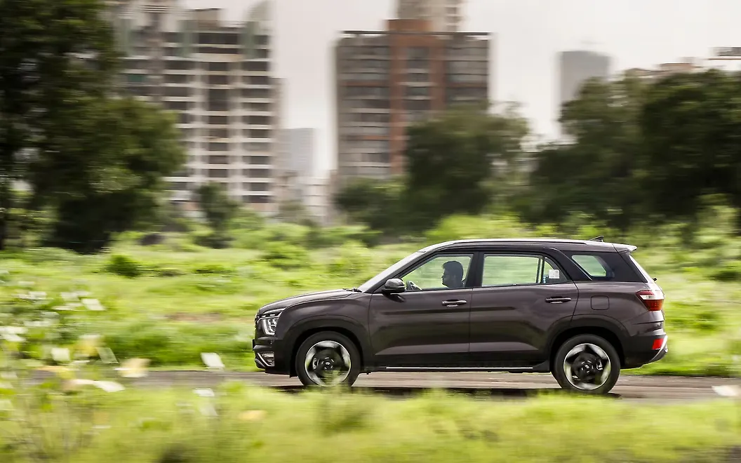 121 Hyundai Alcazar Images | Alcazar Exterior, Road Test and Interior ...