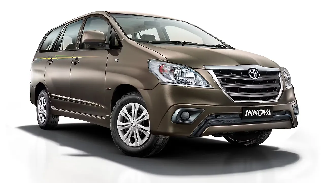 Discontinued Toyota Innova 2013 Last Known Price in Delhi