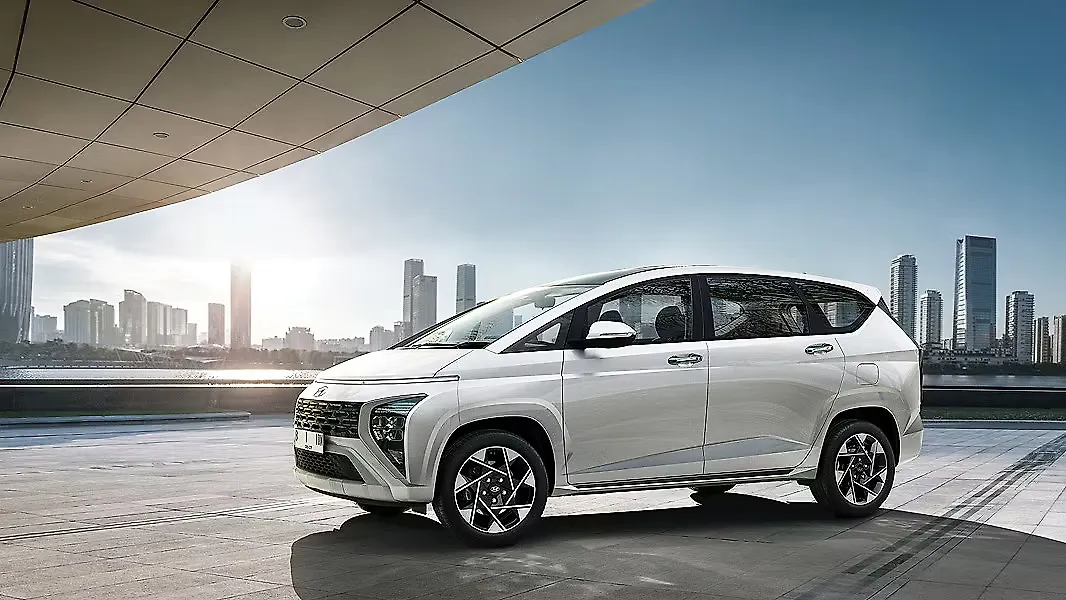 Hyundai Stargazer Top Model Price, Specs, Images, Colours