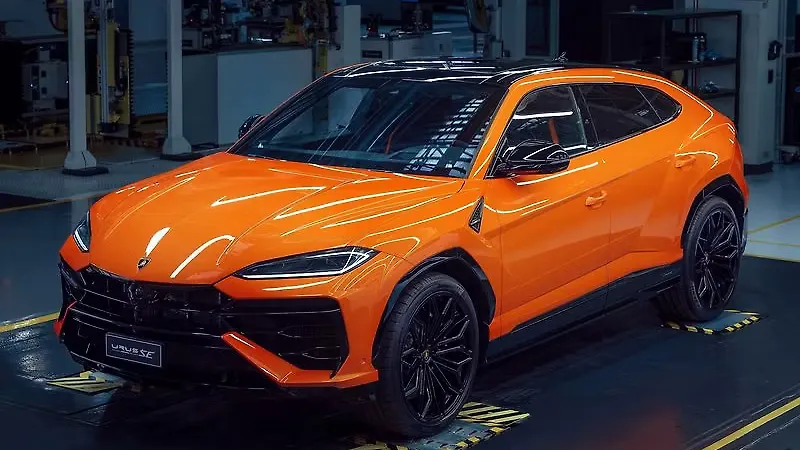Lamborghini Urus SE 4WD | Urus SE Base Model Price, Specs, Images, Colours