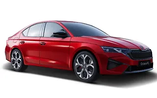 Compare Skoda Octavia RS vs Volvo EX40 vs Skoda Octavia