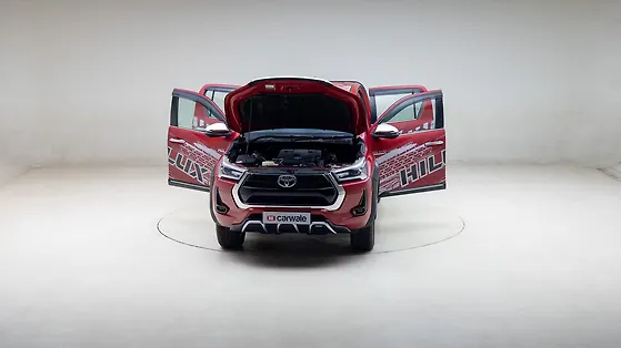 Toyota Hilux Interior 360 View - CarTrade