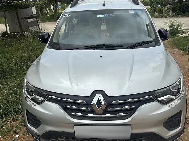 Second Hand 2022 Renault Triber RXT for sale at Rs. 6,25,000 in Bangalore.