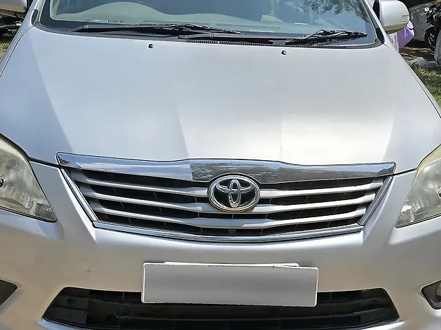 Second Hand 2012 Toyota Innova 2.5 VX 7 STR BS-IV for sale at Rs. 10,00,000 in Chennai.