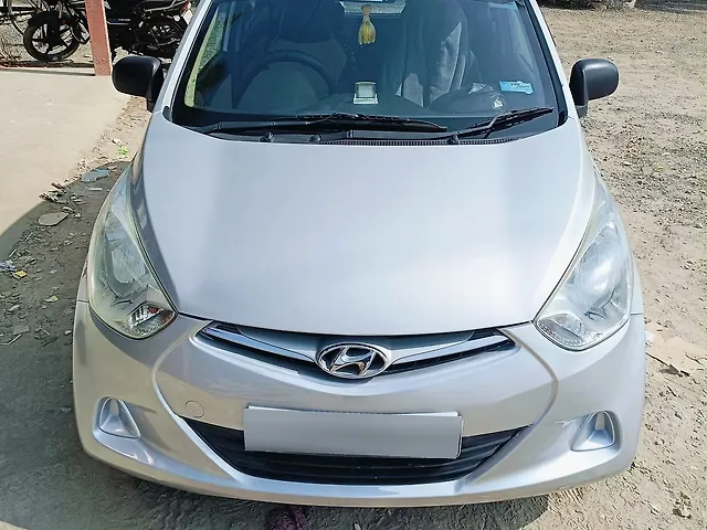 Second Hand 2015 Hyundai Eon Era for sale at Rs. 2,30,000 in Junagadh.